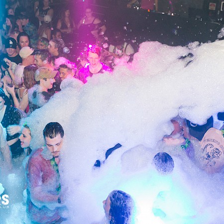 Gallery – FLNDRS Bar & Nightclub