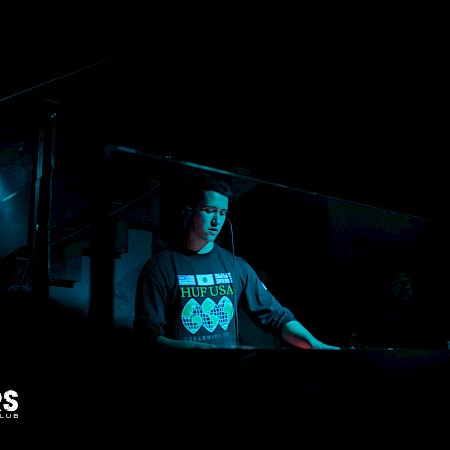 Gallery – FLNDRS Bar & Nightclub